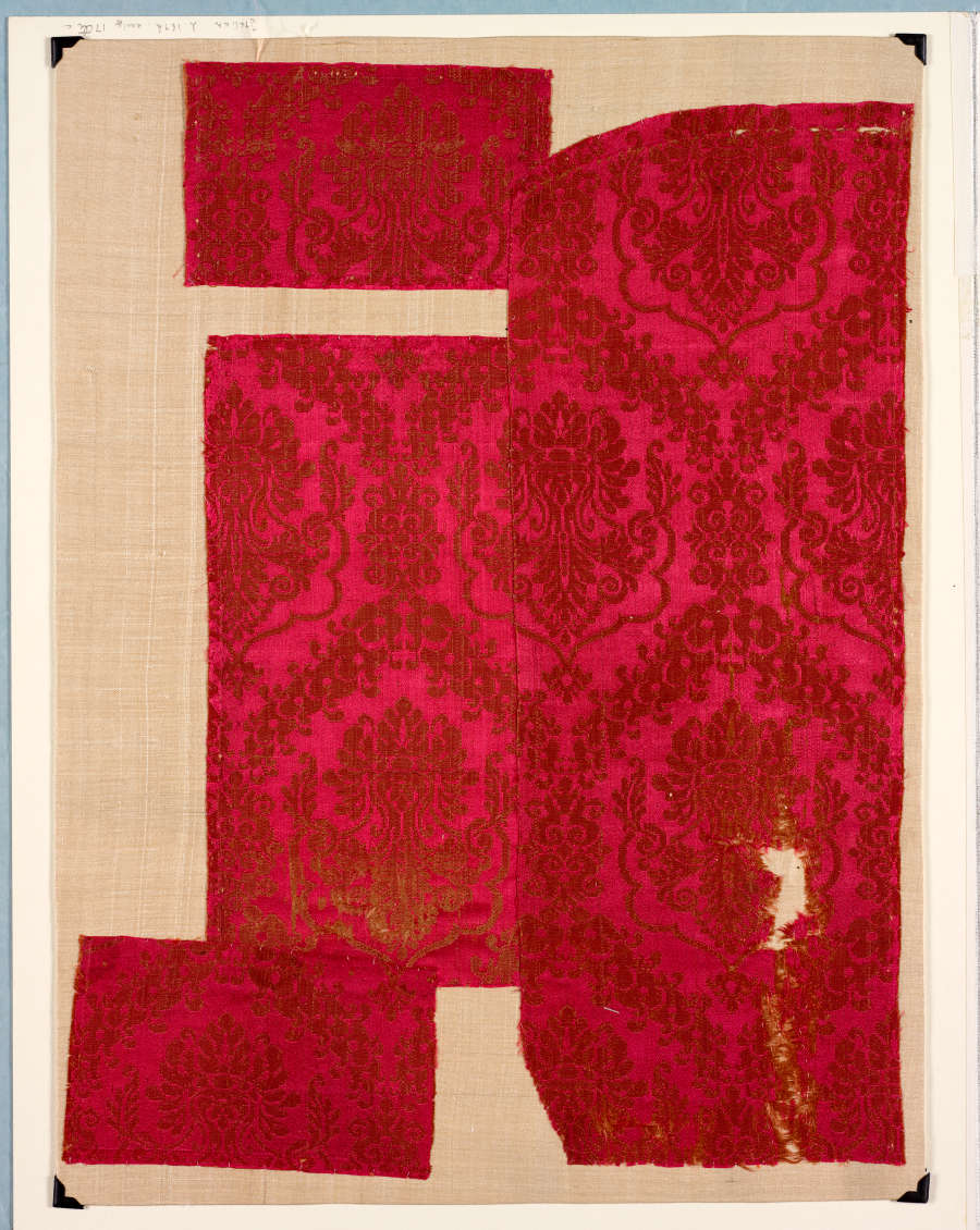 Textile fragment | RISD Museum