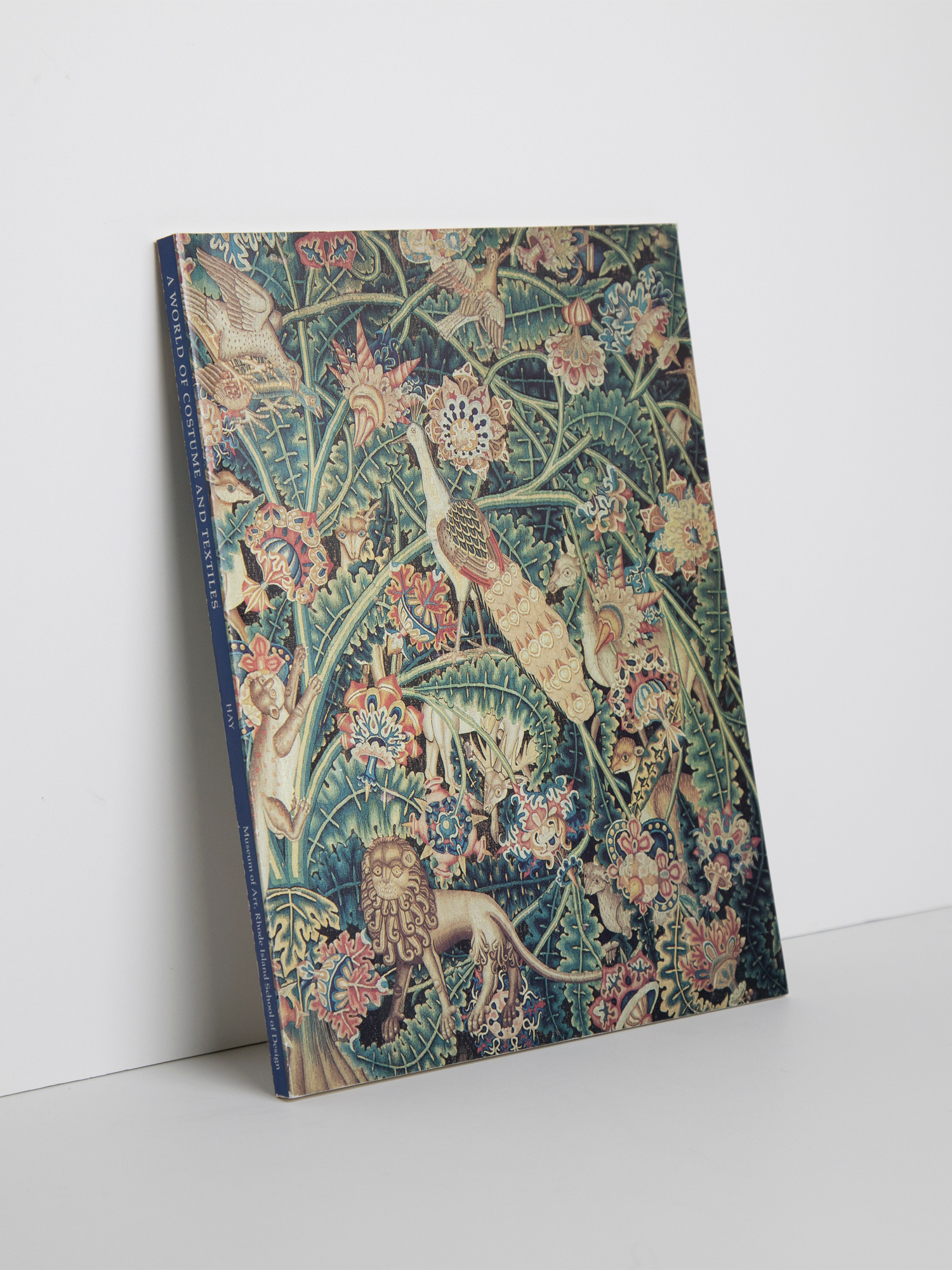 Textile fragment with Nasrid Coat of Arms | RISD Museum